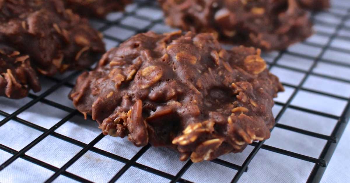 The Secret to Making the Perfect Chocolate & Peanut Butter No Bake Cookies