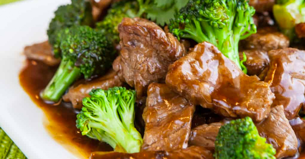 SLOW COOKER BROCCOLI BEEF