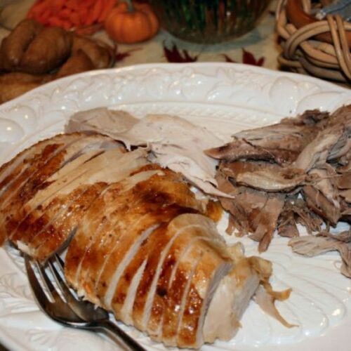 How Long To Cook Turkey (Complete Guide)